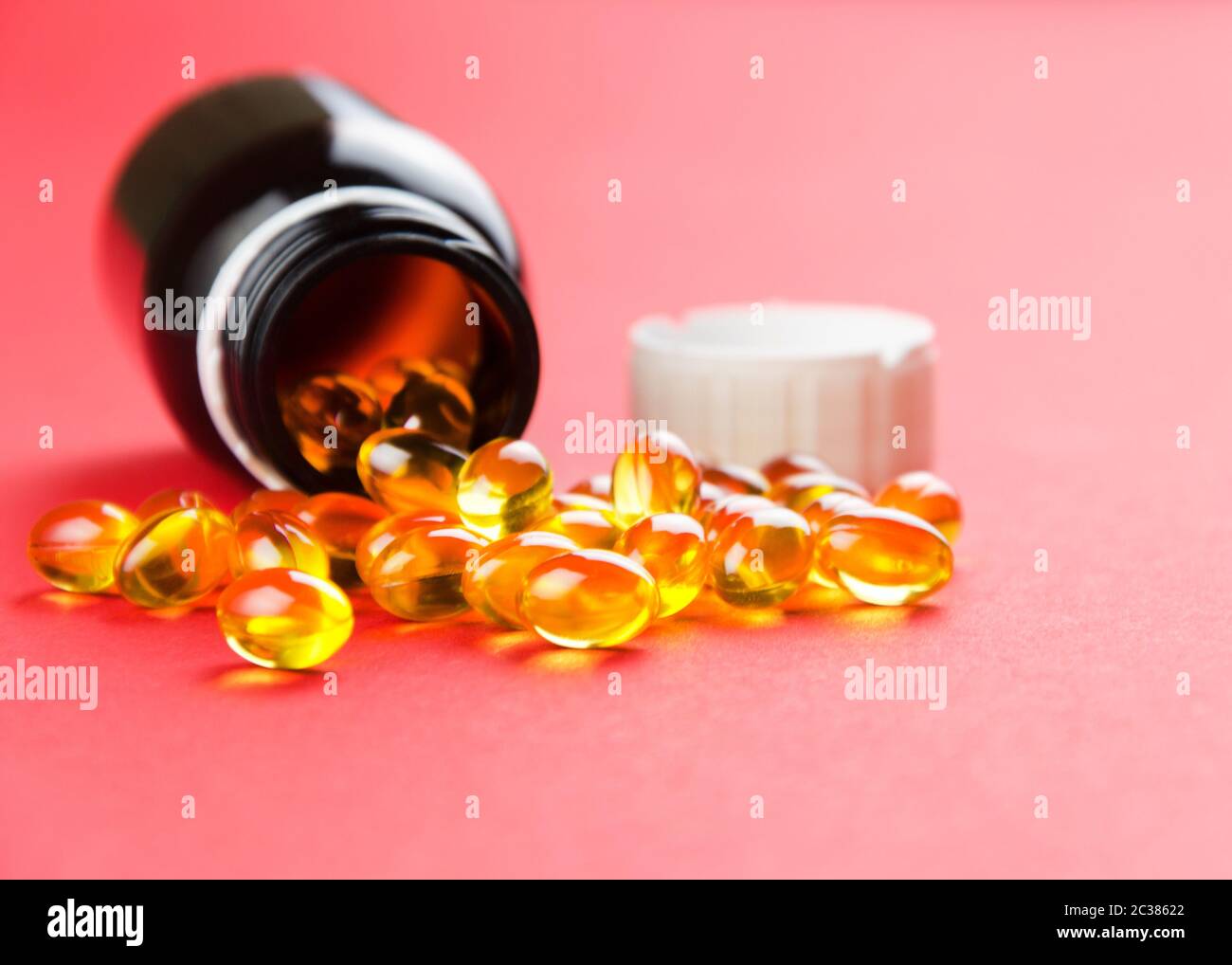Clear pill bottle hi-res stock photography and images - Alamy