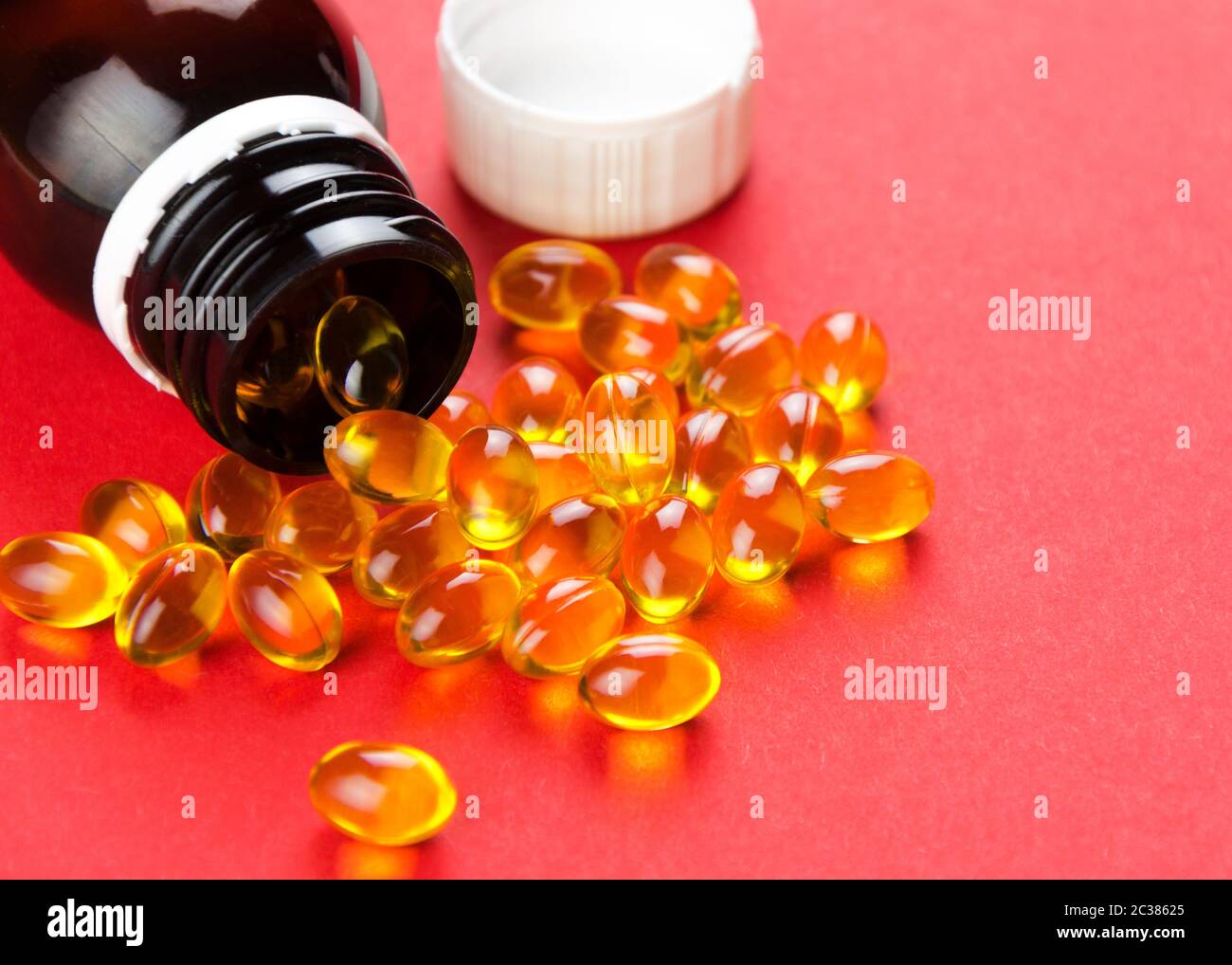 Clear pill bottle hi-res stock photography and images - Alamy