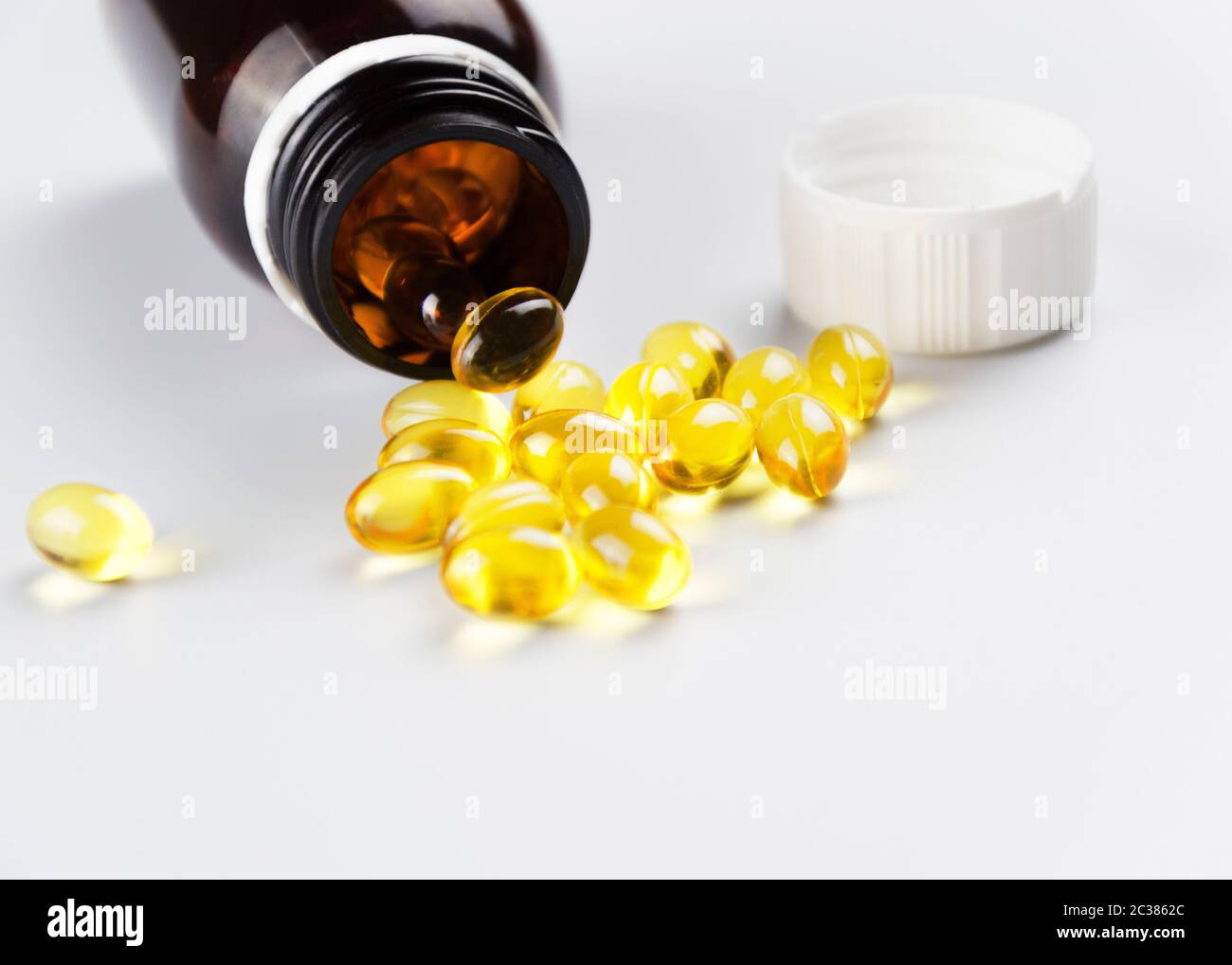 Clear pill bottle hi-res stock photography and images - Alamy