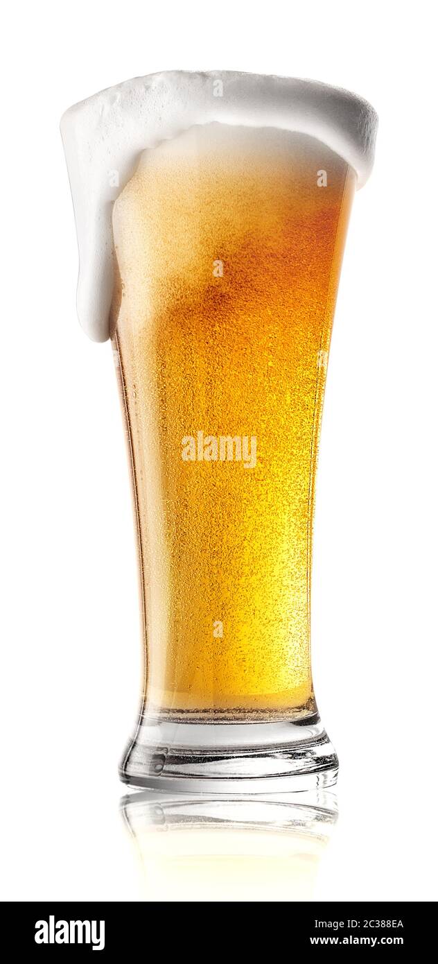 Beer glass foam spilling hi-res stock photography and images - Alamy