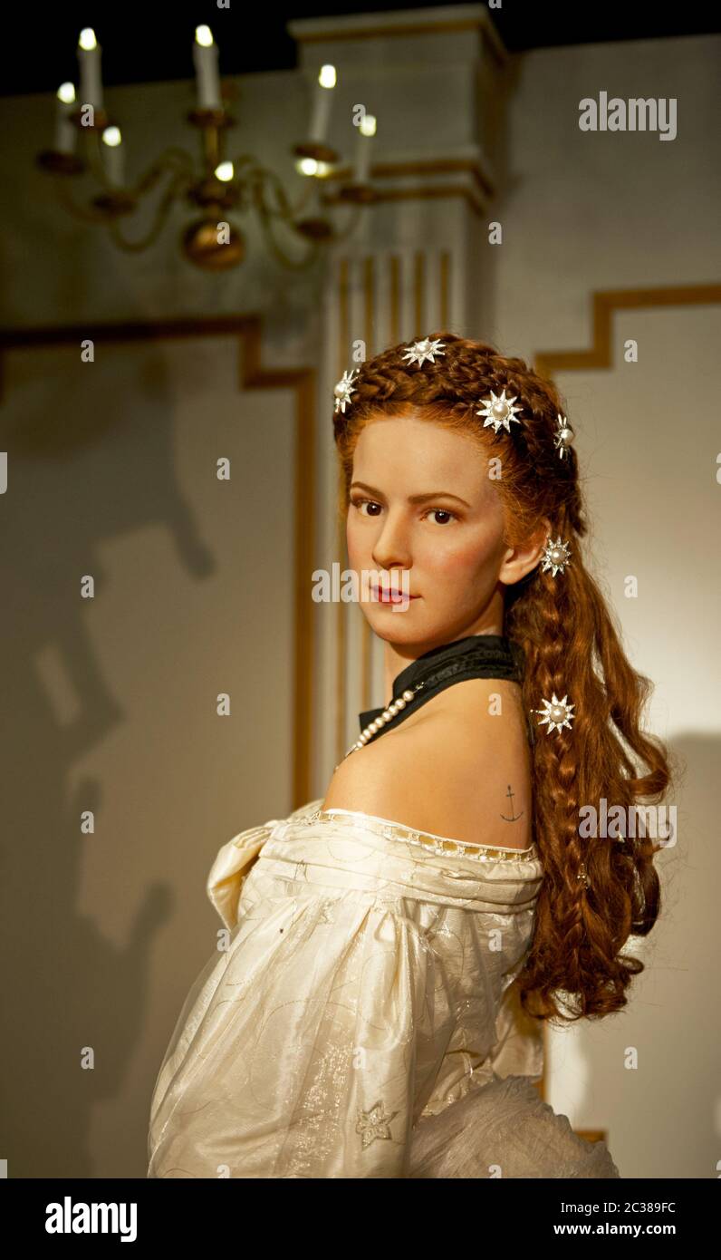 Princess sissi statue hi-res stock photography and images - Alamy