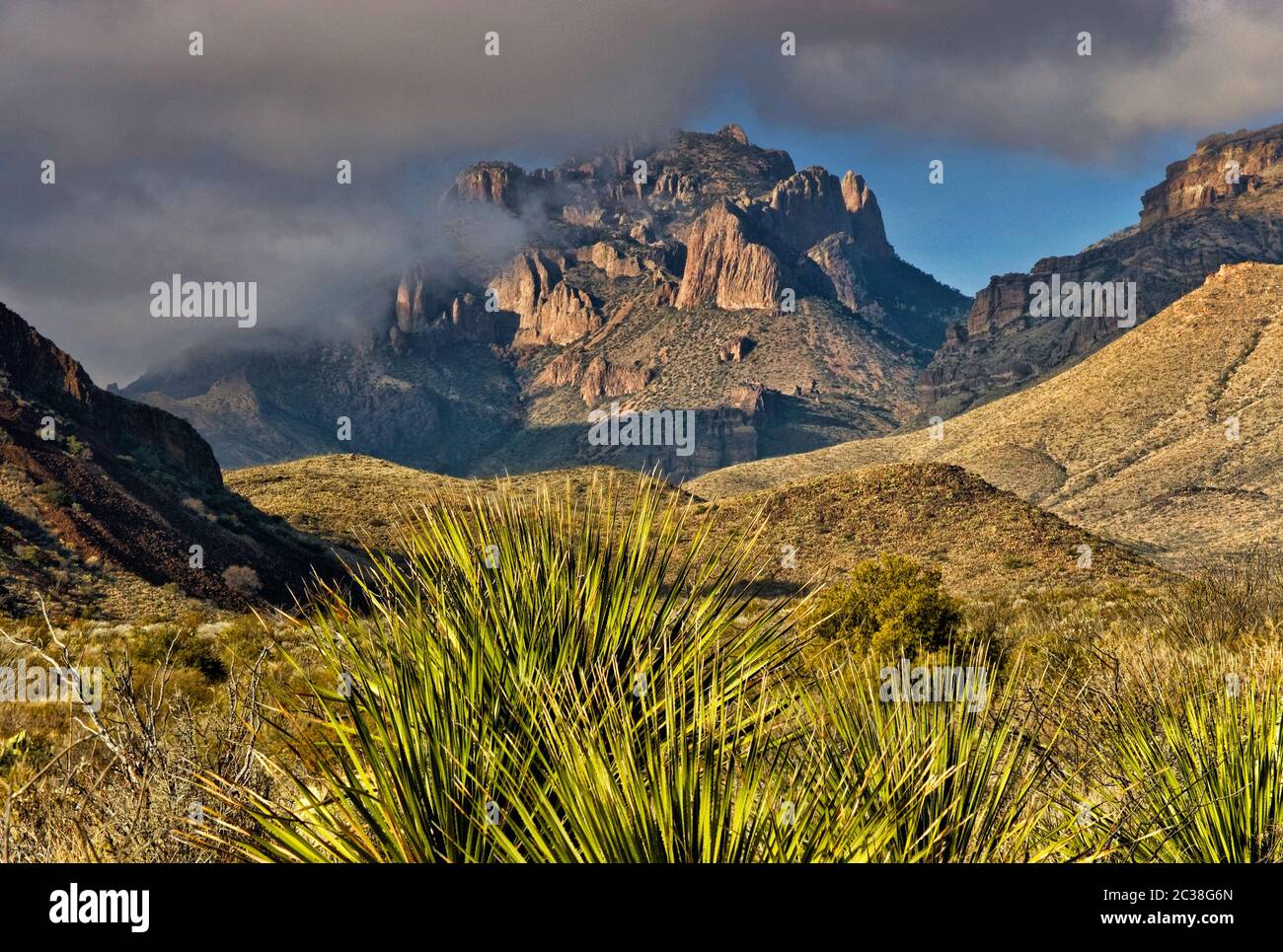 Chisos Mountain Range High Resolution Stock Photography And Images Alamy