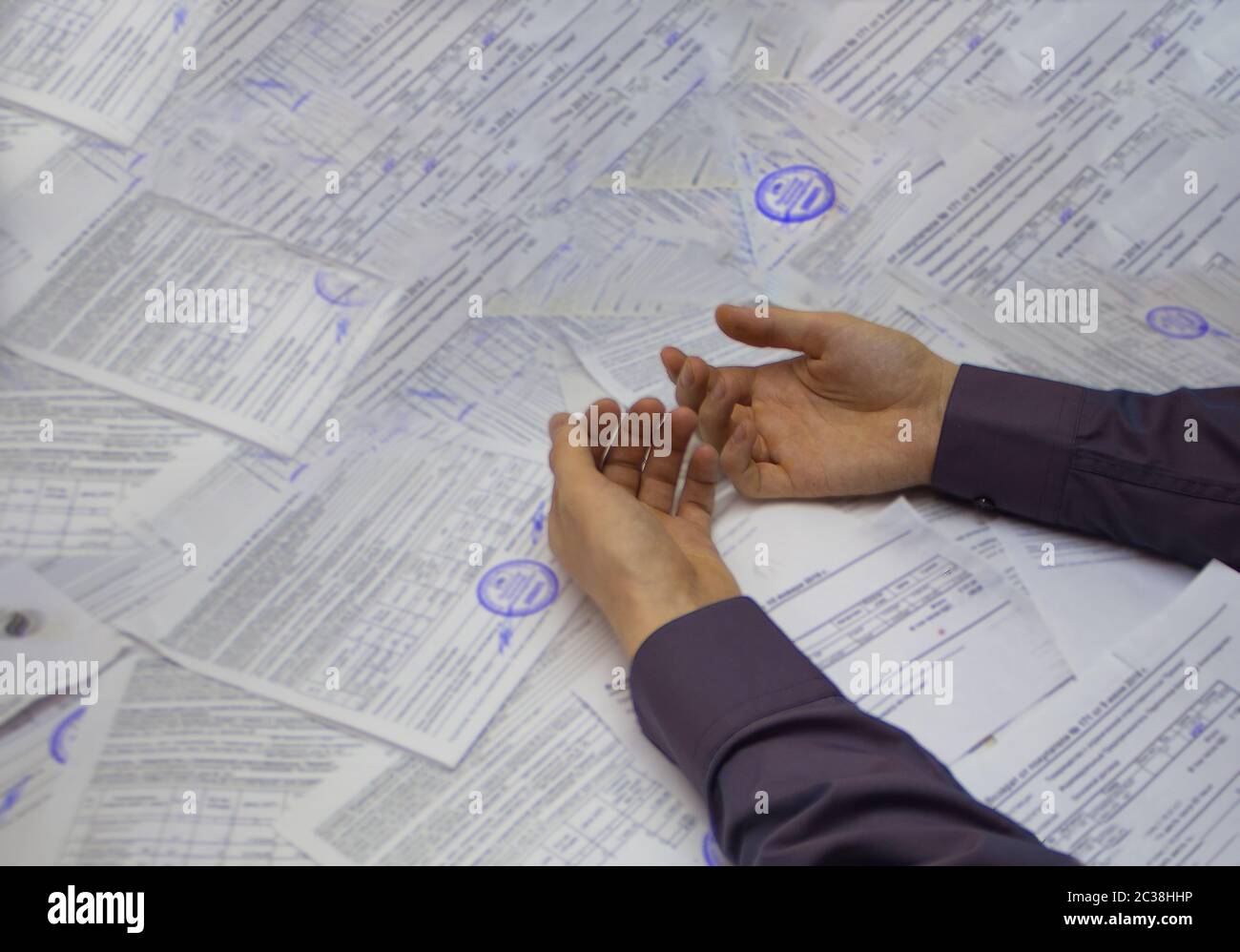 Scattered paperwork hi-res stock photography and images - Alamy