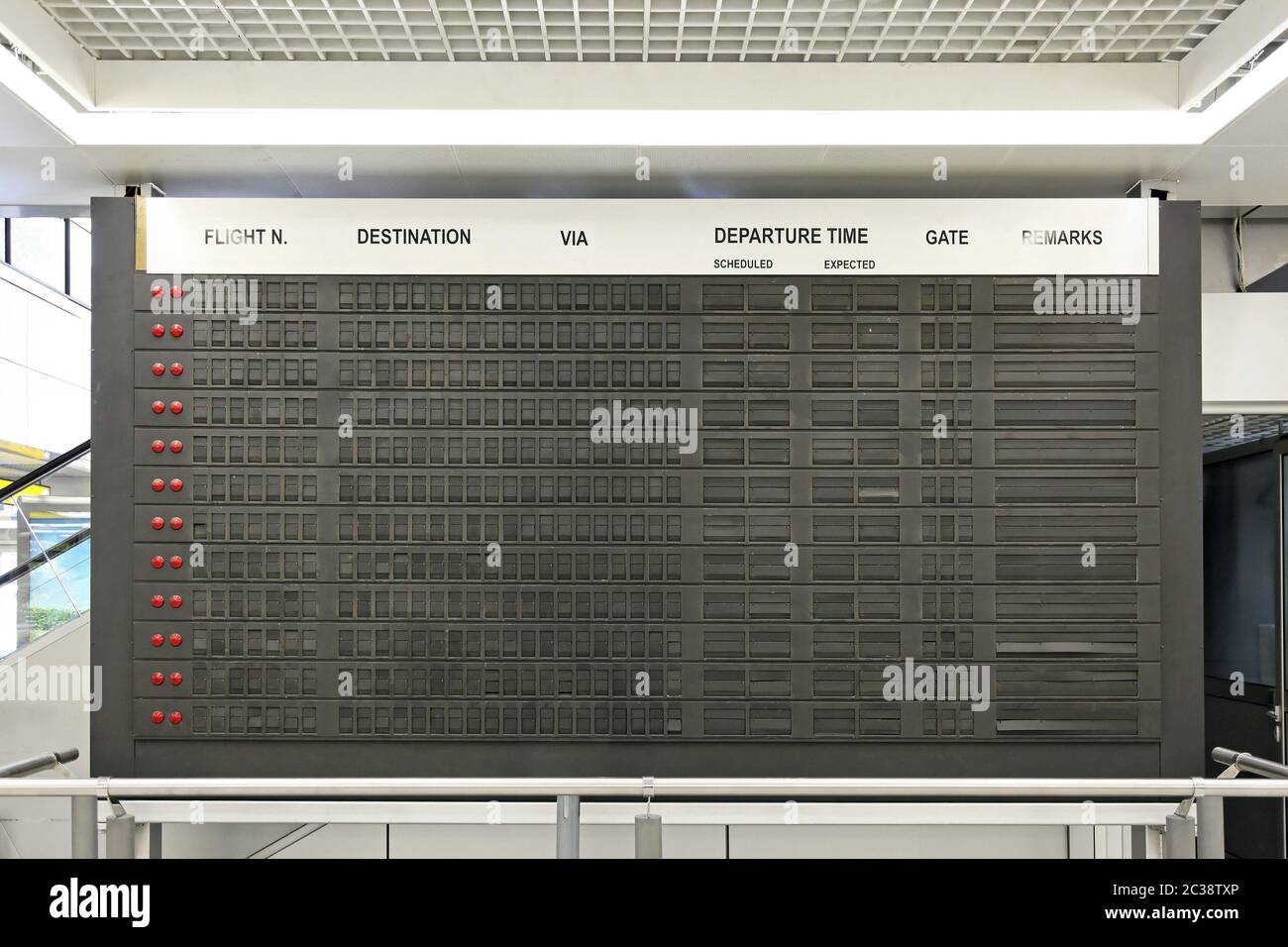 Airport departure board vintage hi-res stock photography and images - Alamy