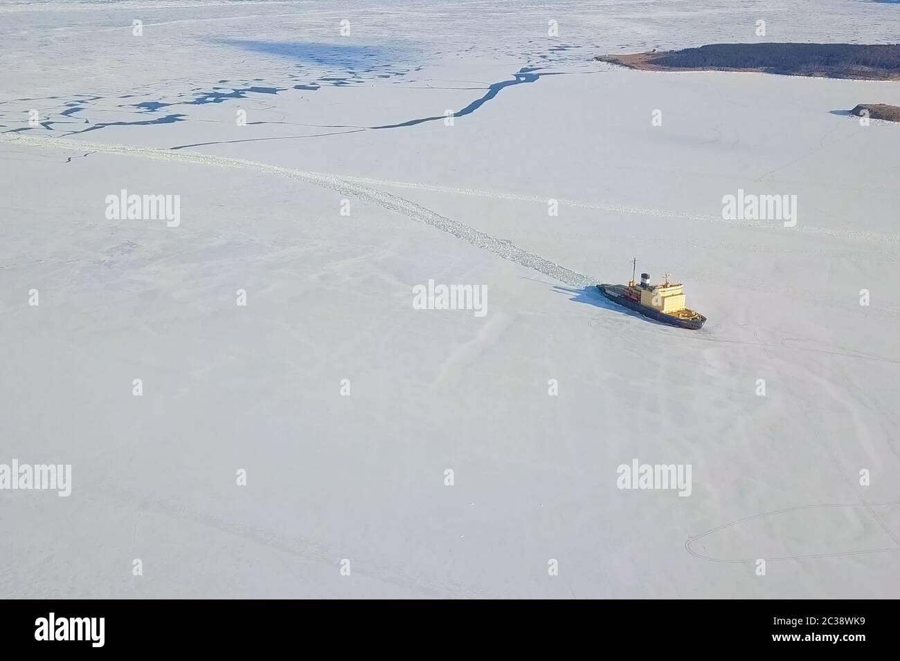 Ice breaking cruise ship hi-res stock photography and images - Alamy