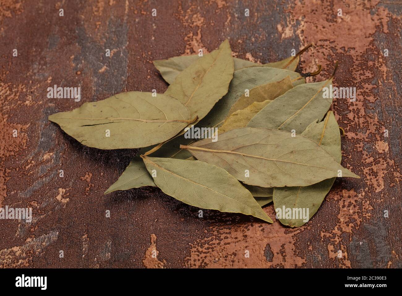 Dry laurel leaves - ready for cooking Stock Photo - Alamy