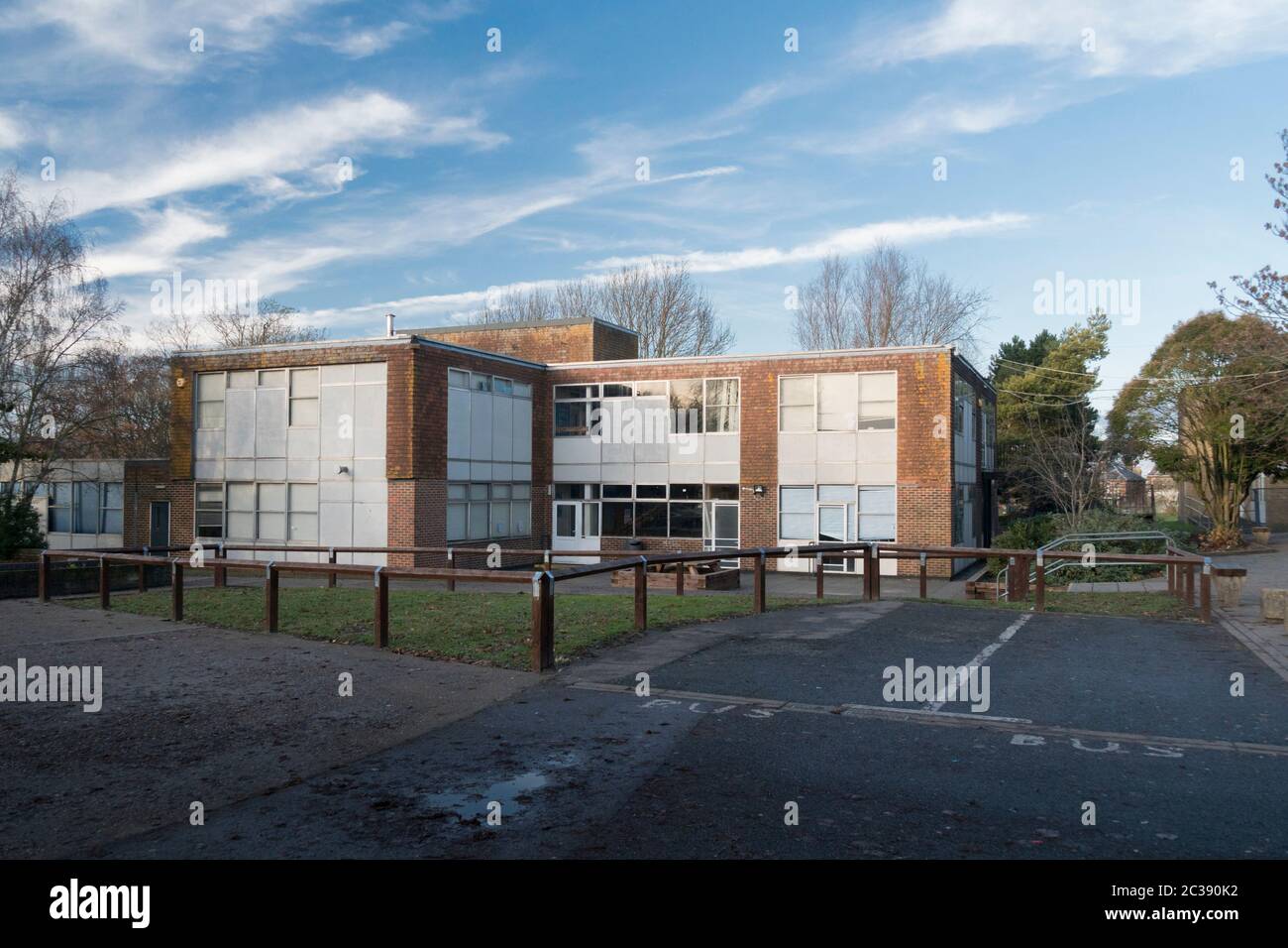 School buildings uk hi-res stock photography and images - Alamy