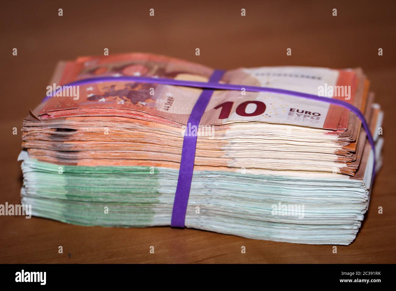100 euro banknotes bundled hi-res stock photography and images - Alamy