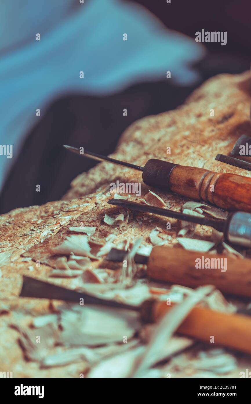 Wood sculptor tools hi-res stock photography and images - Alamy