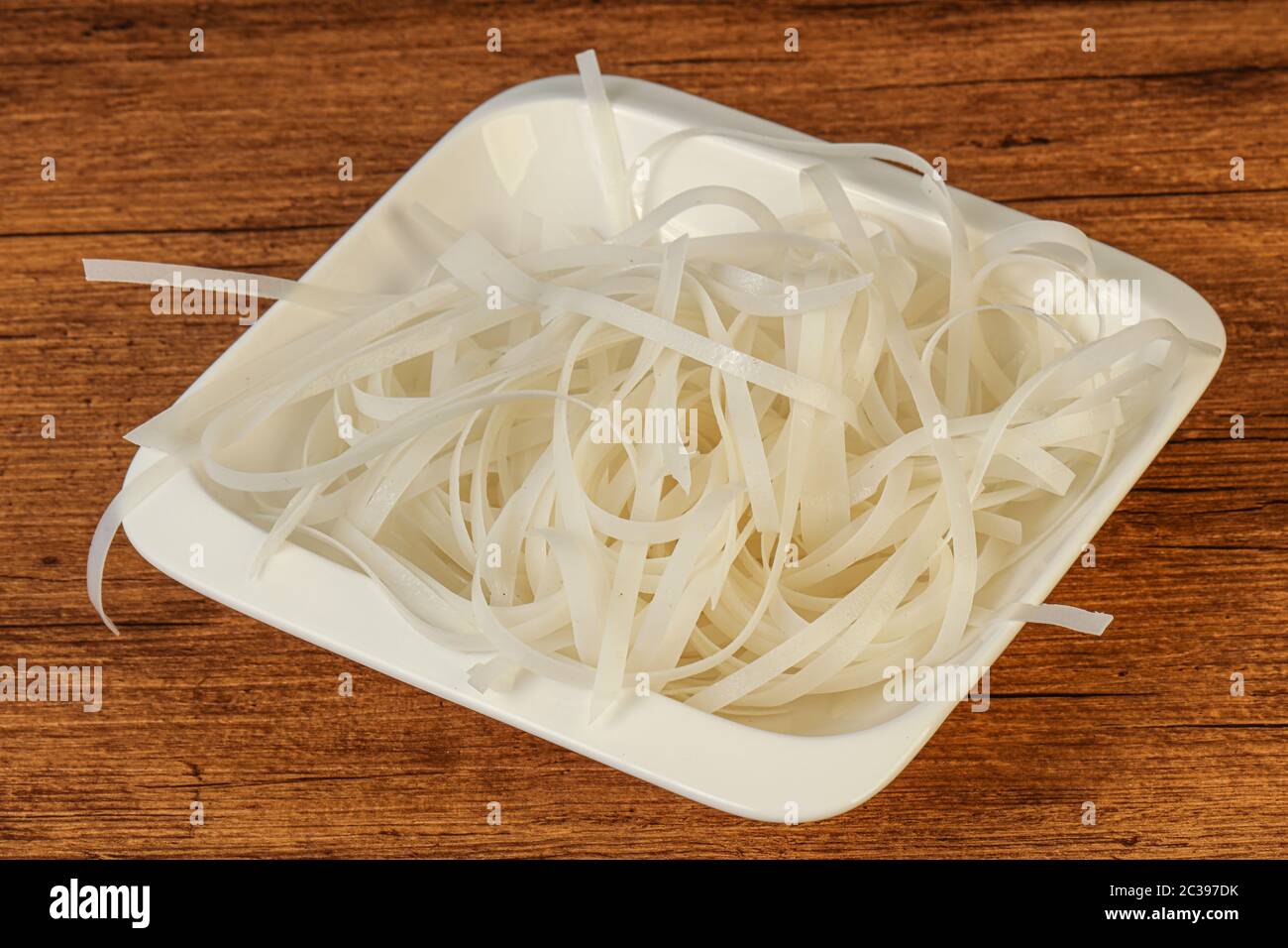 Boiled rice noodle ready for cooking Stock Photo - Alamy