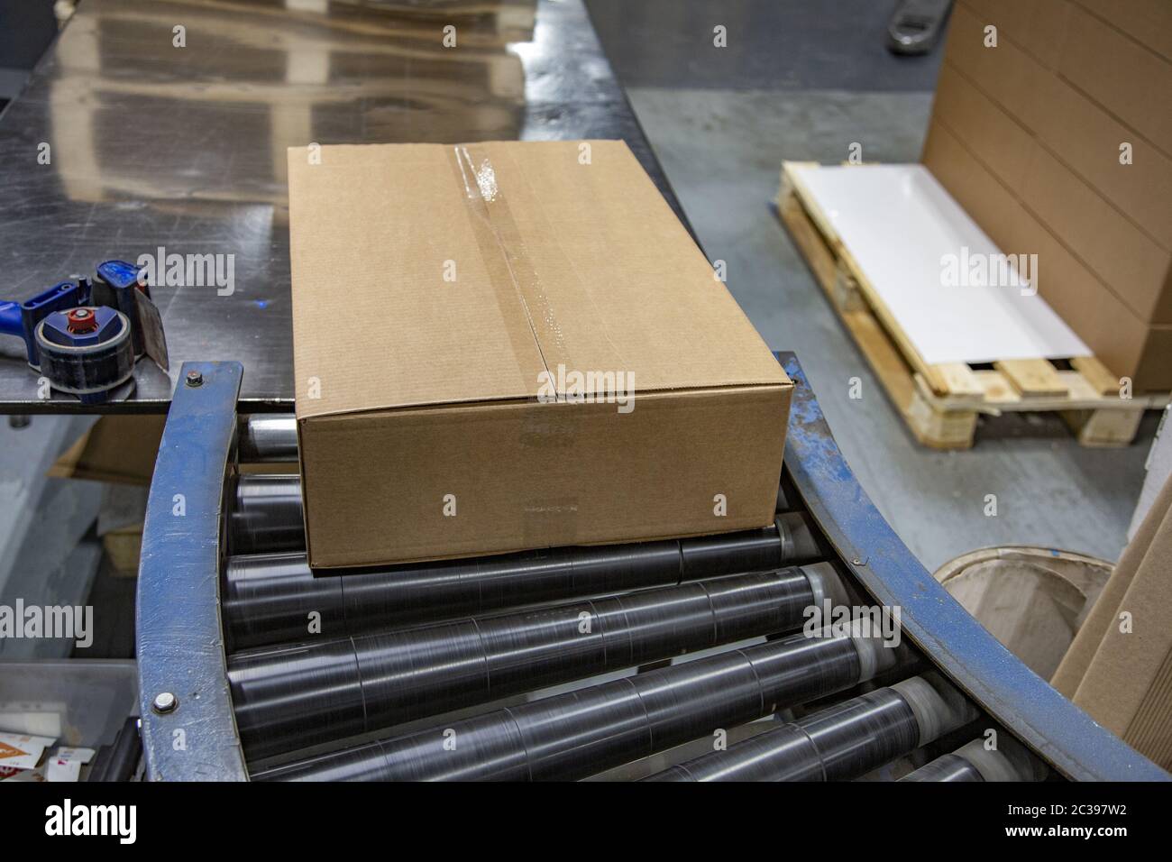 Cardboard production hi-res stock photography and images - Alamy