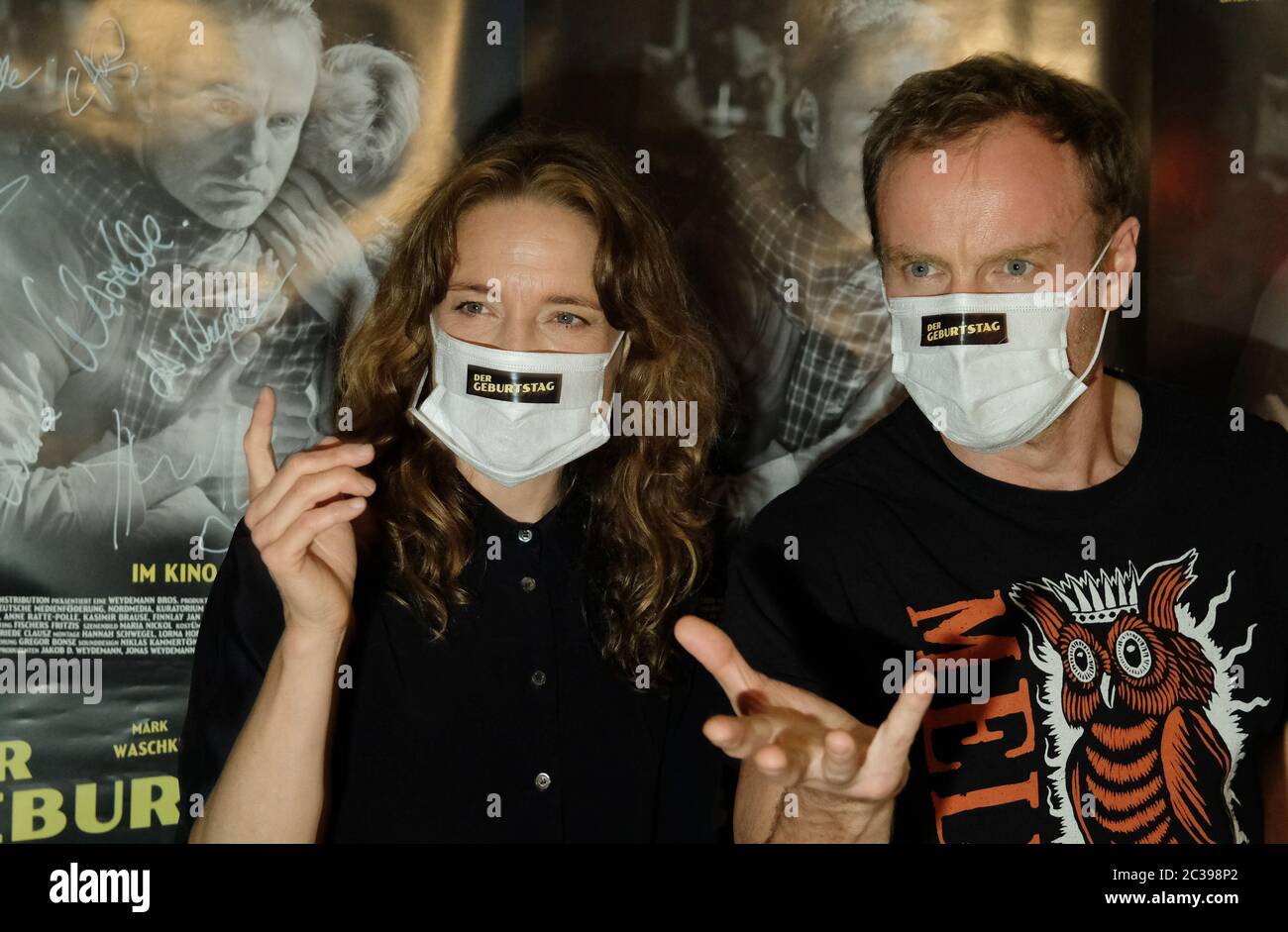 Halle, Germany. 18th June, 2020. The actors Anne Ratte-Polle and Mark ...
