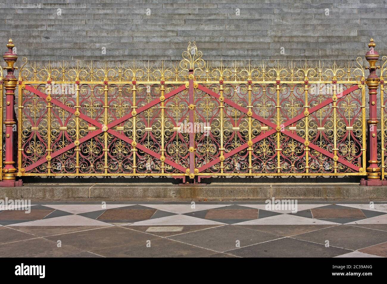 Decorative golden fence around prince Albert memorial Stock Photo - Alamy