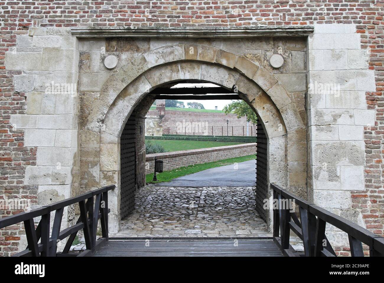 Old arch gate entrance in medieval fort Stock Photo - Alamy
