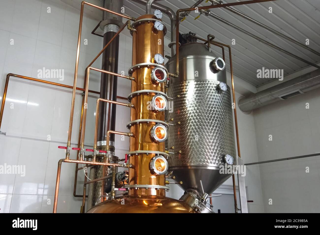 Installation for the preparation of brandy and alcohol from fruits ...