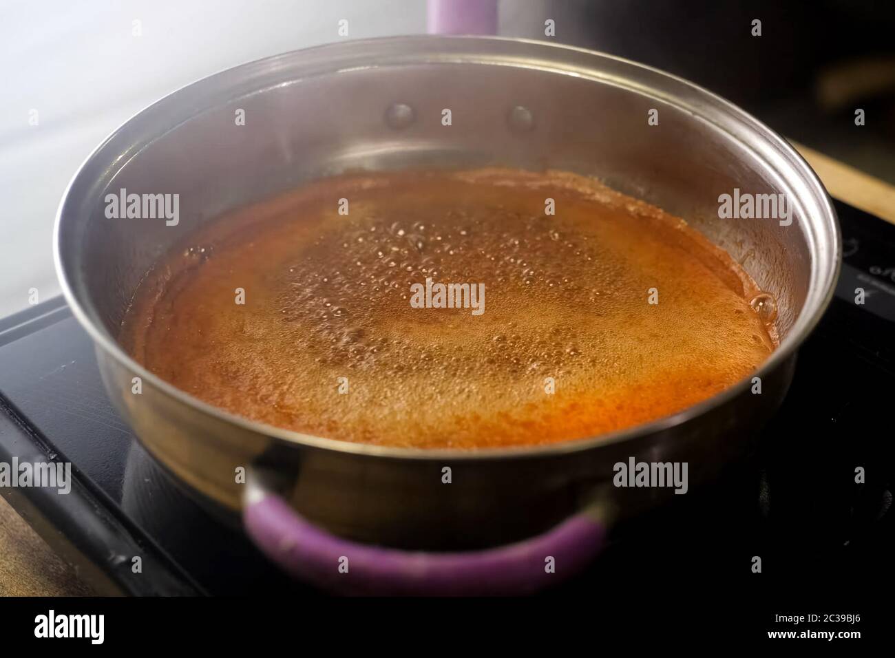 Boiling raspberry sauce hi-res stock photography and images - Alamy