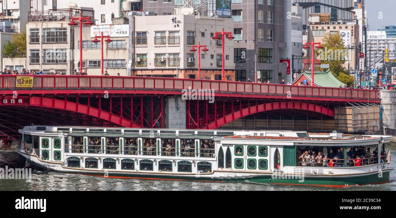 Historic icon bridge Azumabashi, crossing the Sumida River and ...