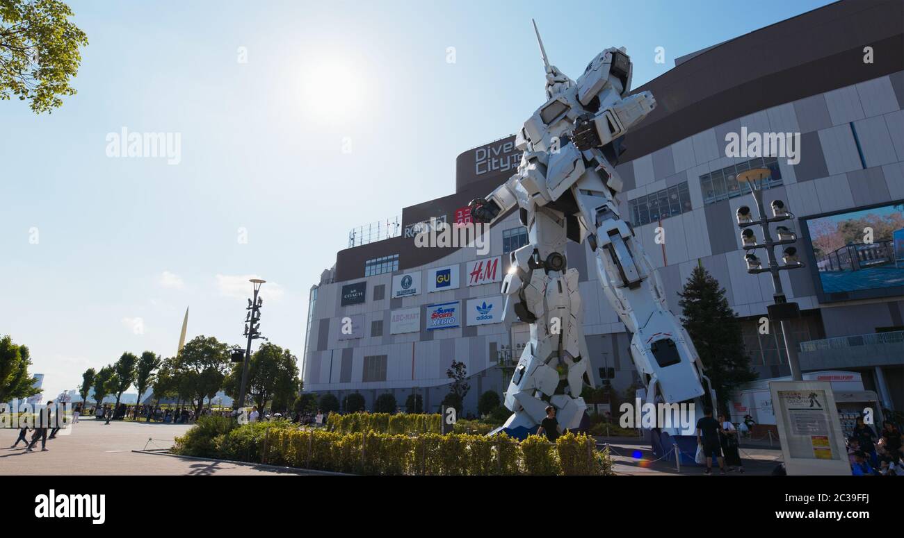 Tokyo, Japan 30 June 2019: Unicorn Gundam robot statue in odaiba Stock ...