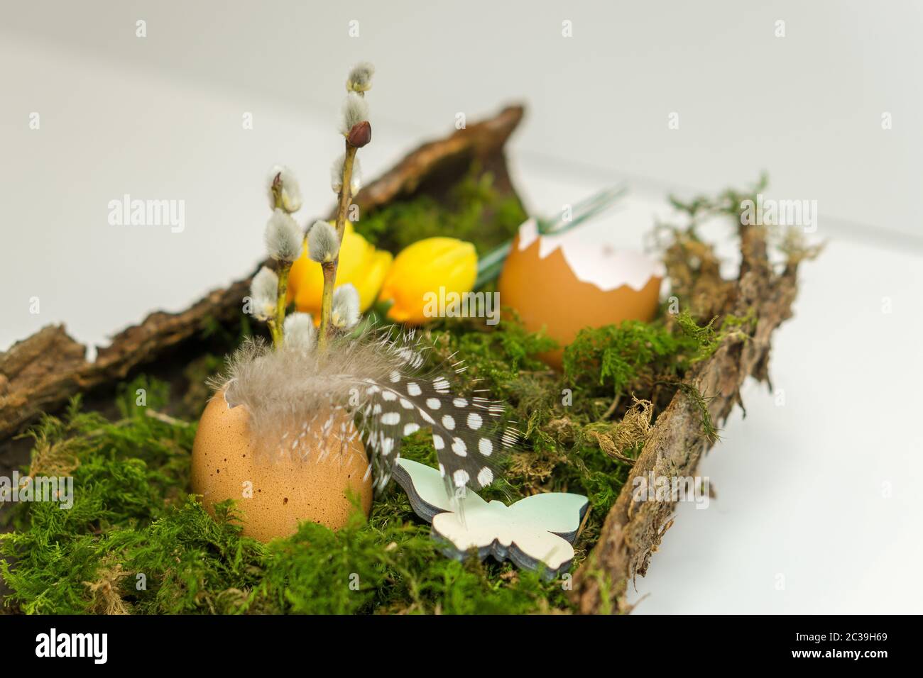 Easter Decoration with Egg shell Stock Photo - Alamy