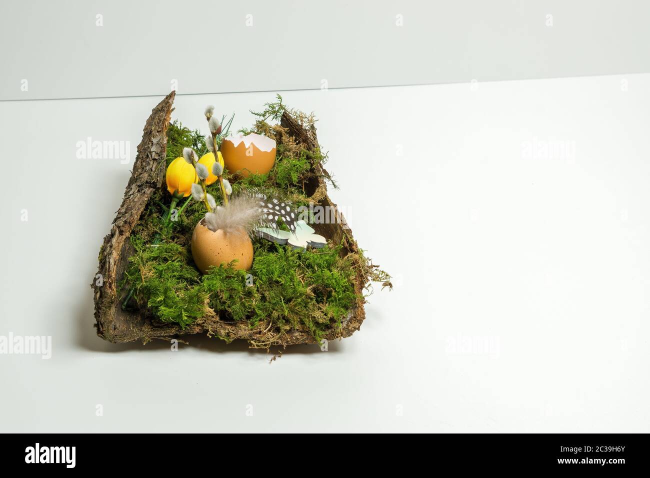 Easter Decoration with Egg shell Stock Photo - Alamy