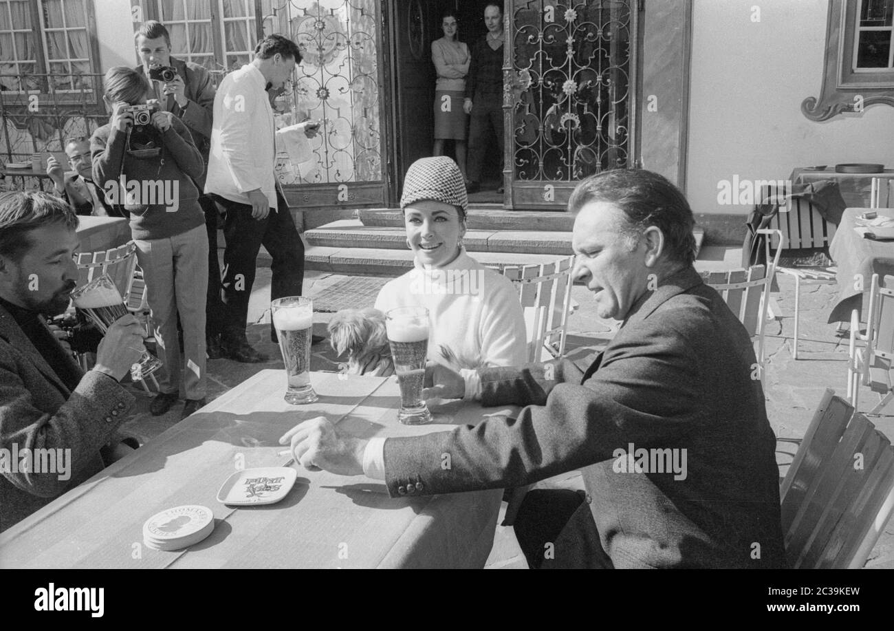 1965 l r hi-res stock photography and images - Alamy