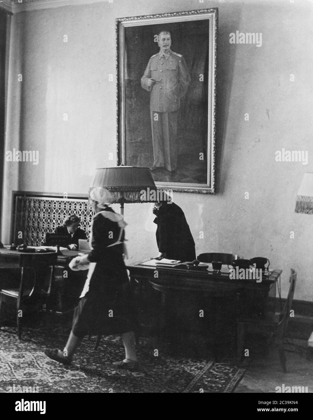 Stalin painting hi-res stock photography and images - Alamy