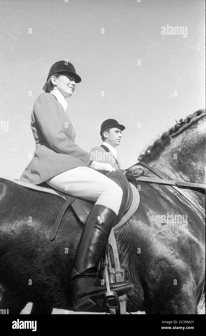 Par force hunting in Salzburg in 1965: hunters on horseback Stock Photo ...