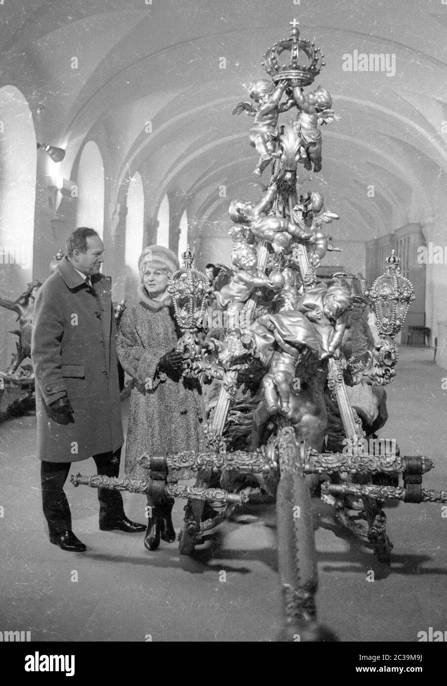 Photo reportage of a visit of Marika Roekk and Prince Konstantin to the ...