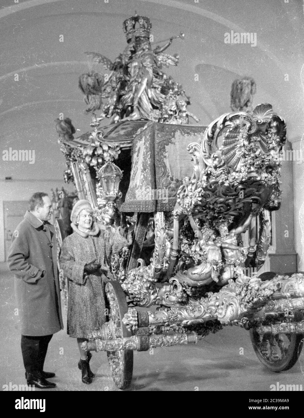 Photo reportage of a visit of Marika Roekk and Prince Konstantin to the ...