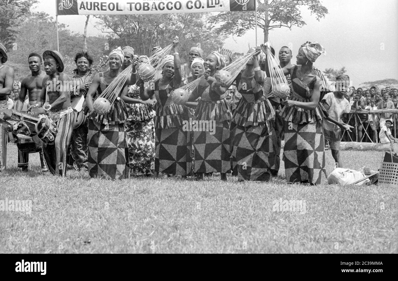 Band from 60s hi-res stock photography and images - Alamy