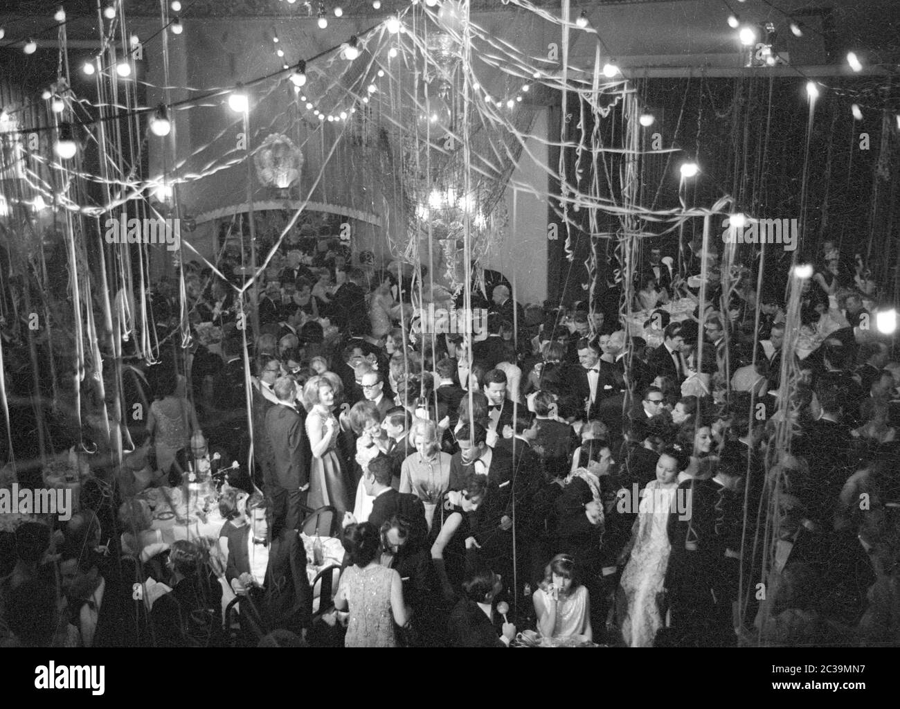 60s dancing st moritz hi-res stock photography and images - Alamy