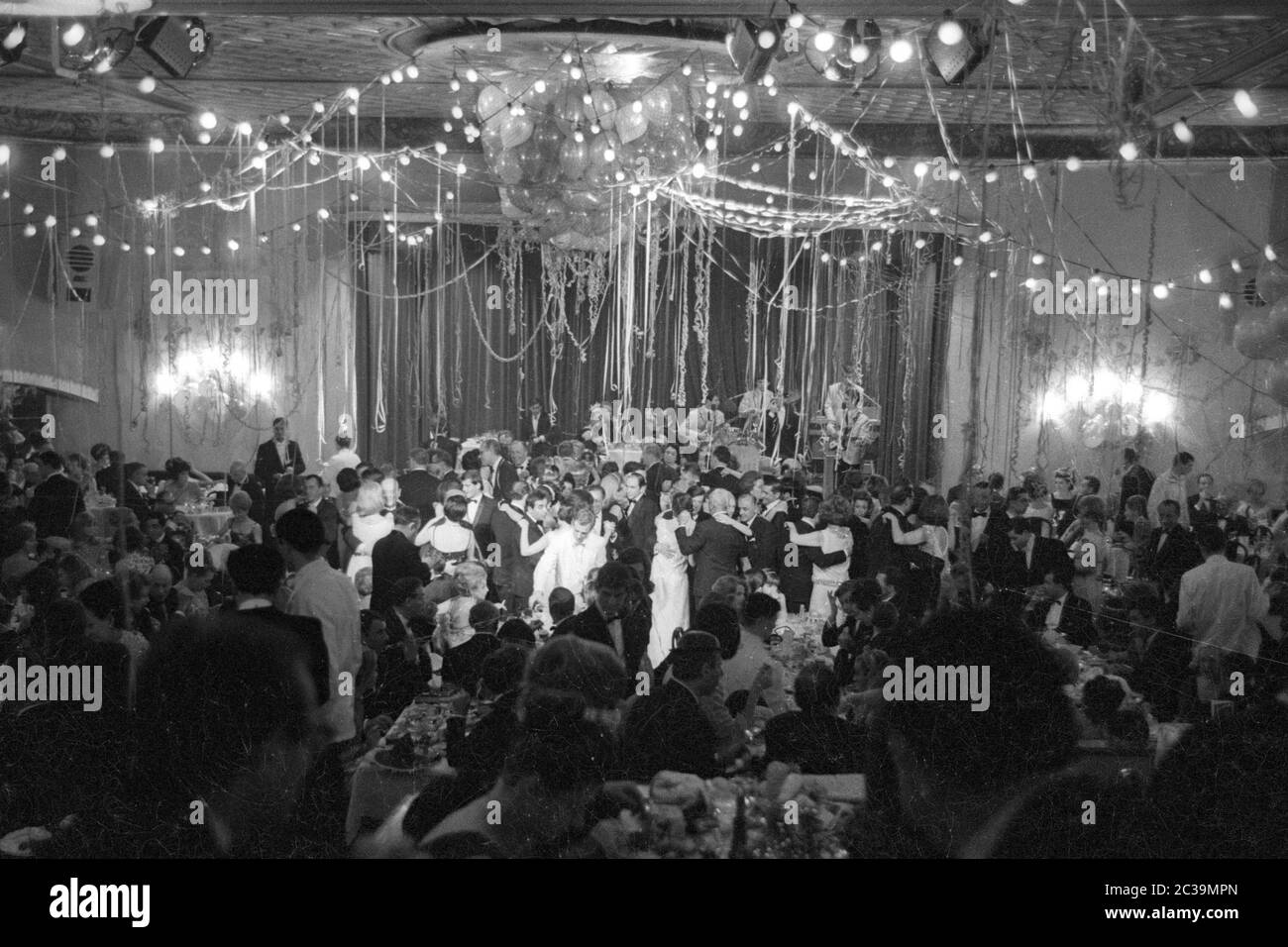 New Year's Eve party at the Palace Hotel in St. Moritz in 1965/1966 ...