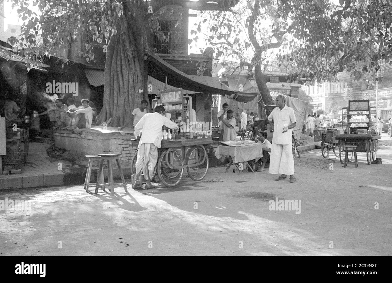 Indian salesman Black and White Stock Photos & Images - Alamy