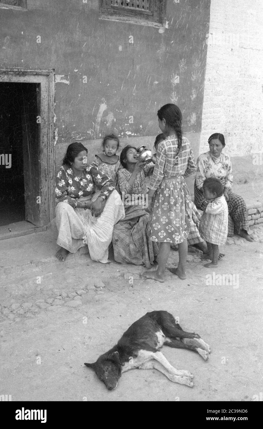 Toddler in house Black and White Stock Photos & Images - Alamy