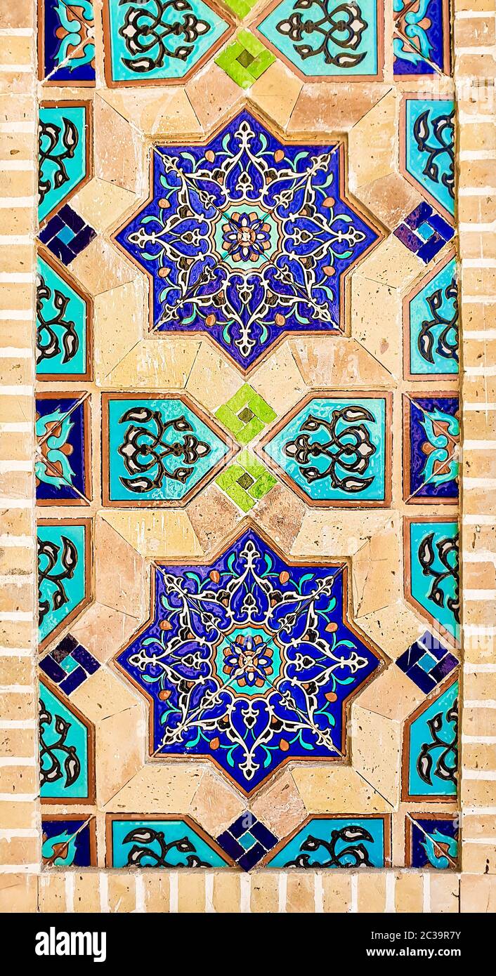 Tile pattern arabic hi-res stock photography and images - Alamy