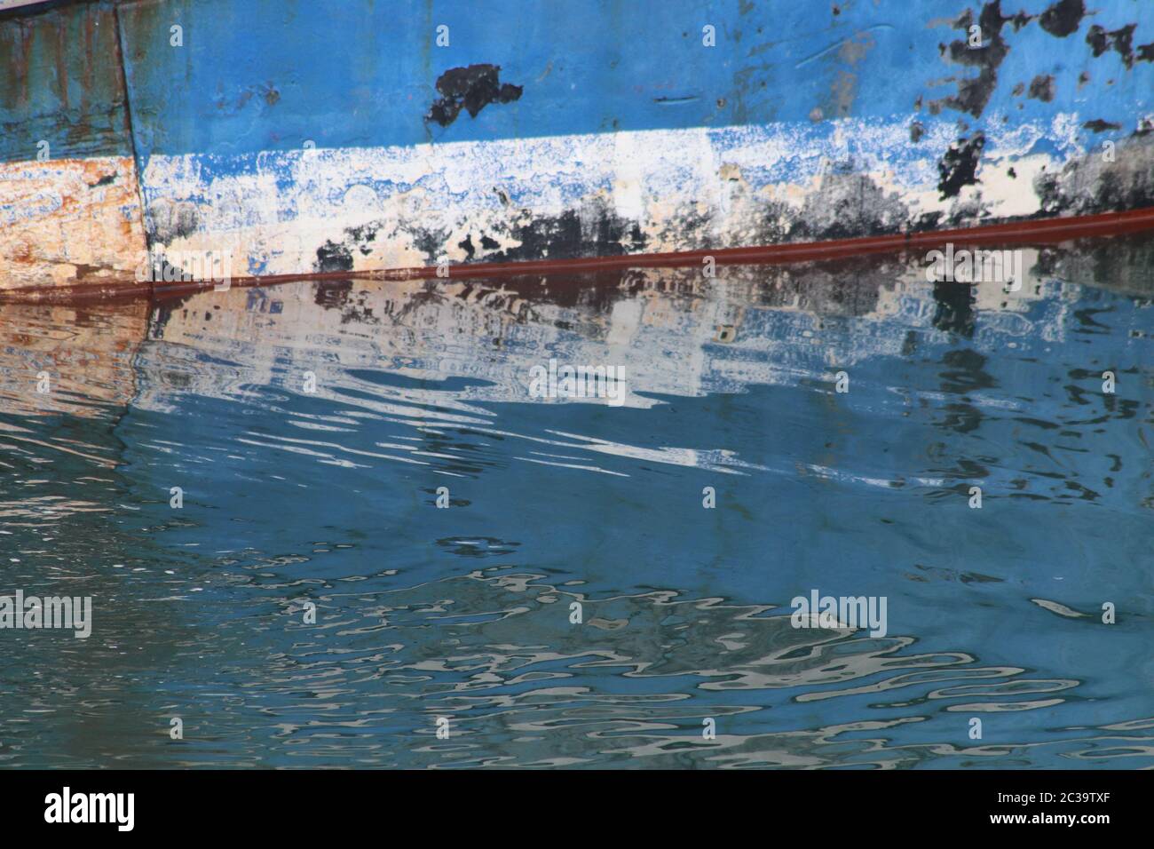 Water line on old boat Stock Photo - Alamy