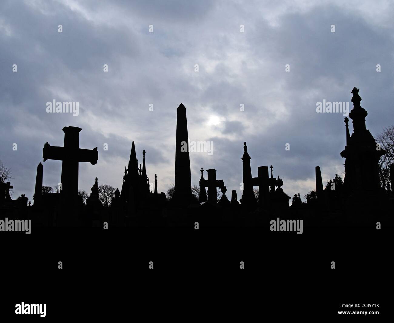 Gravestone silhouette hi-res stock photography and images - Alamy