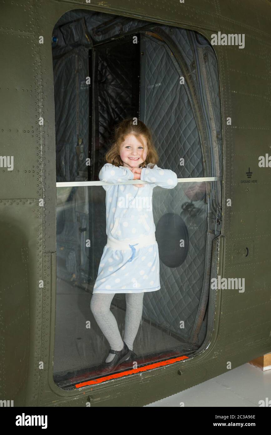 Raf chinook hc2 helicopter hi-res stock photography and images - Alamy
