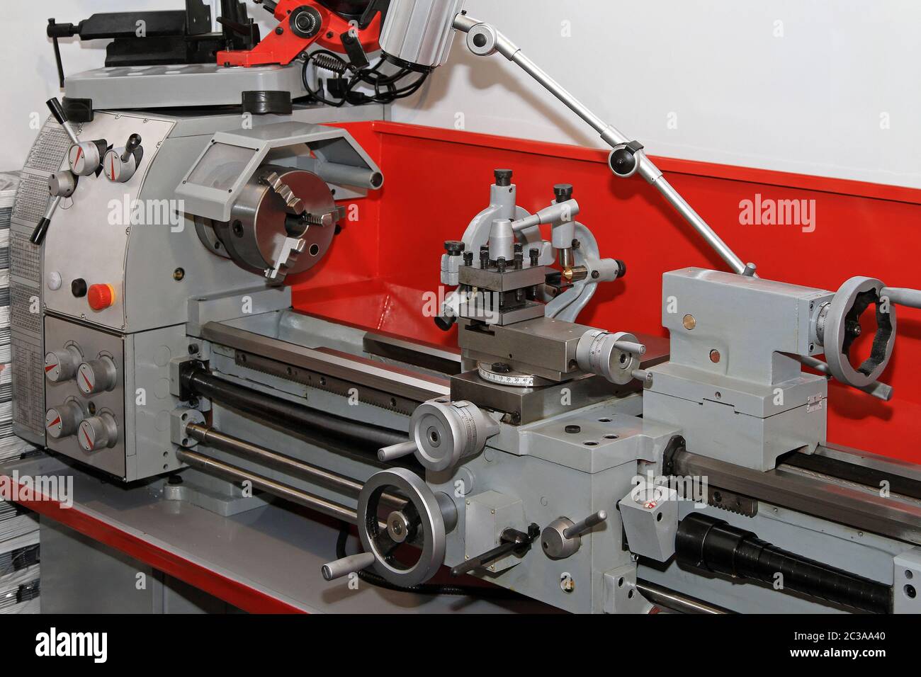 Metalwork lathe machine tool in work shop Stock Photo - Alamy