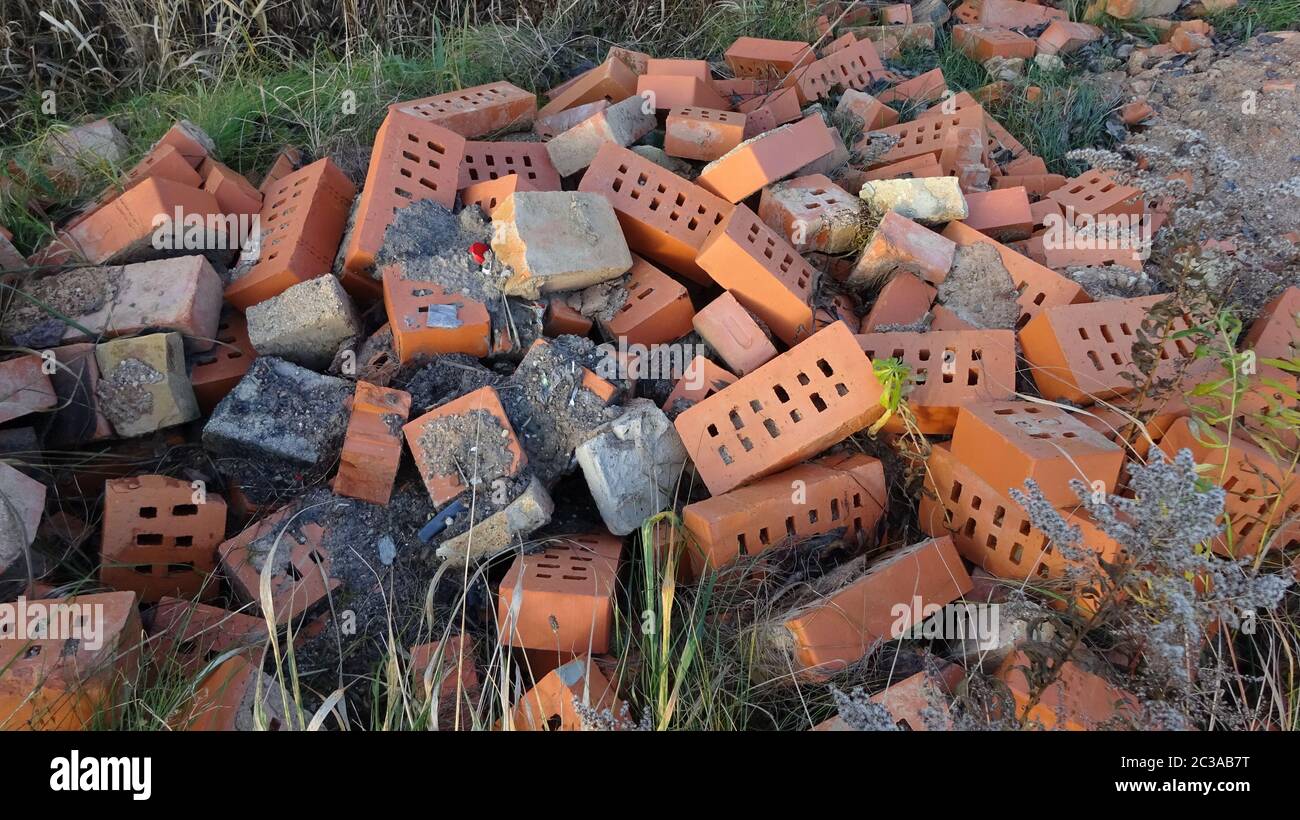 Bricks pile hi-res stock photography and images - Alamy