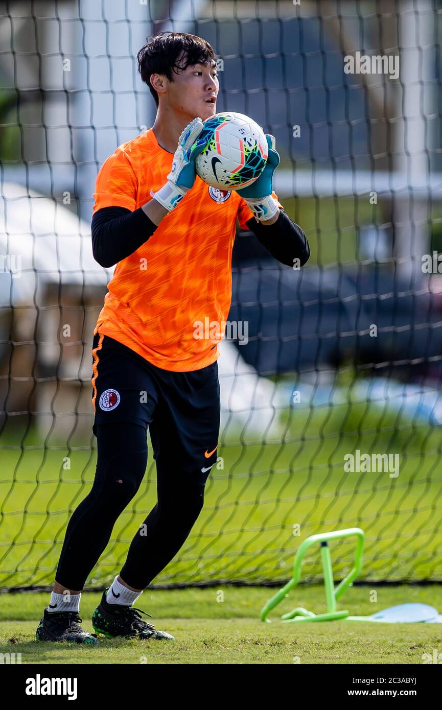 Goalkeepers football training hi-res stock photography and images - Alamy