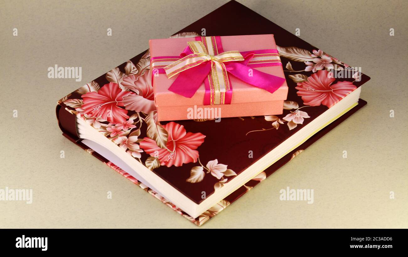 Gift to your loved one on Valentine's day, international women's day ...