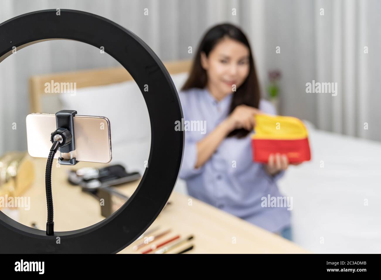 Beauty influencer vlogger Stock Photo - Alamy