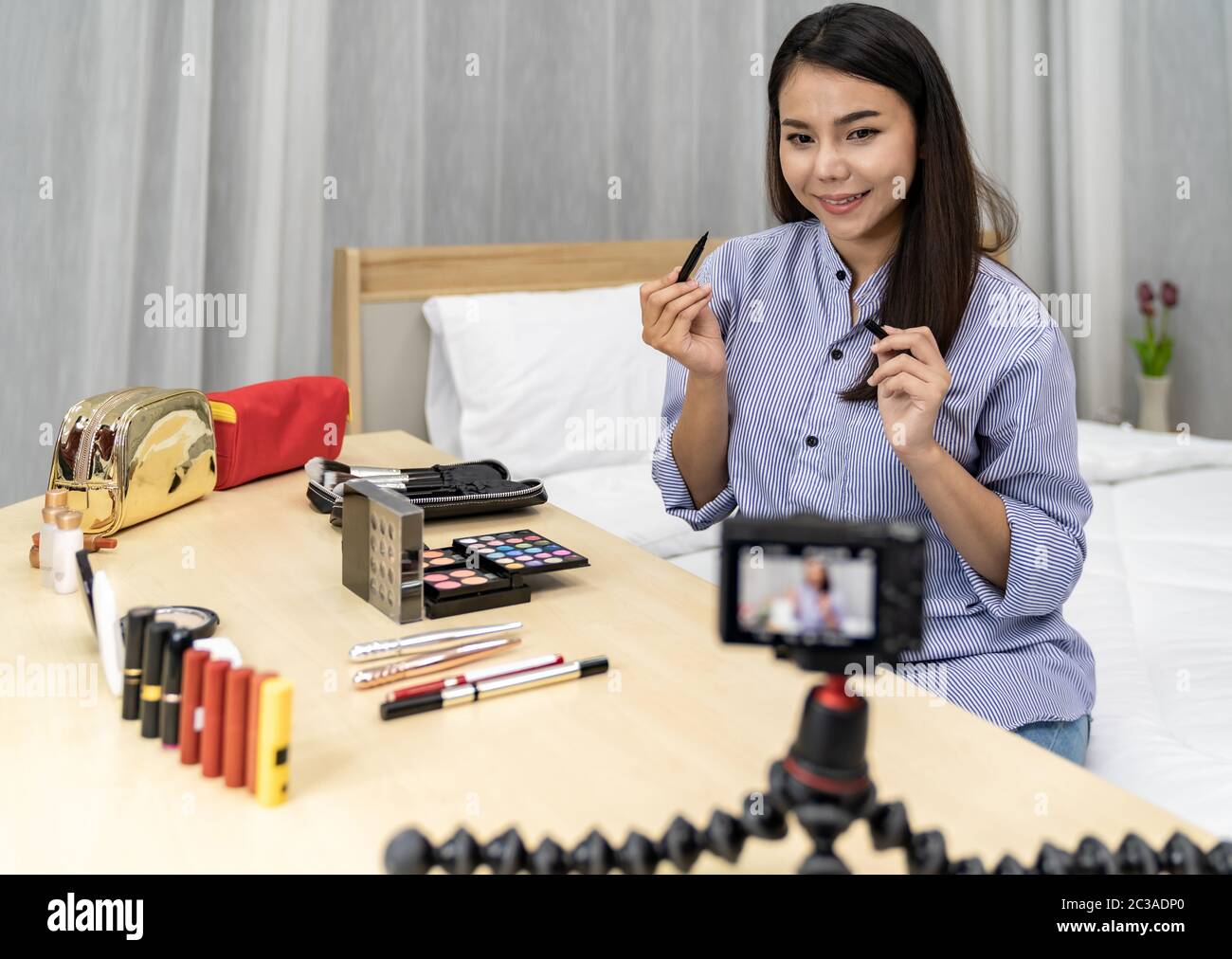 Beauty influencer vlogger Stock Photo - Alamy