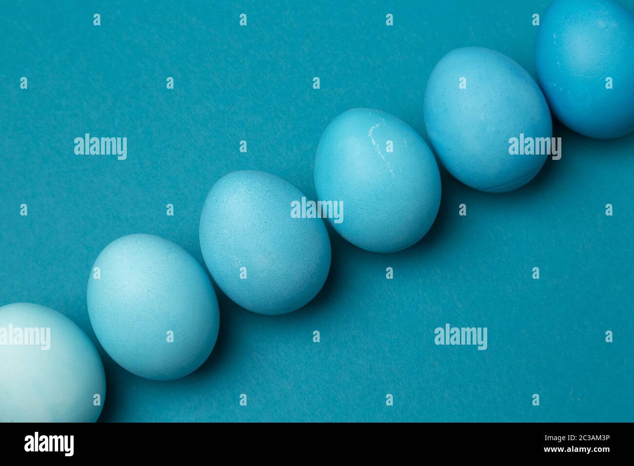 Gradient eggs hi-res stock photography and images - Alamy