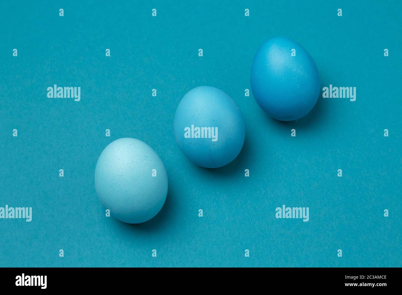 Gradient eggs hi-res stock photography and images - Alamy