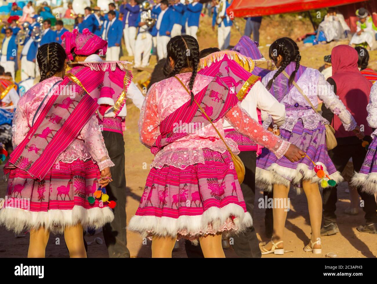 Folklore peruano hi-res stock photography and images - Alamy