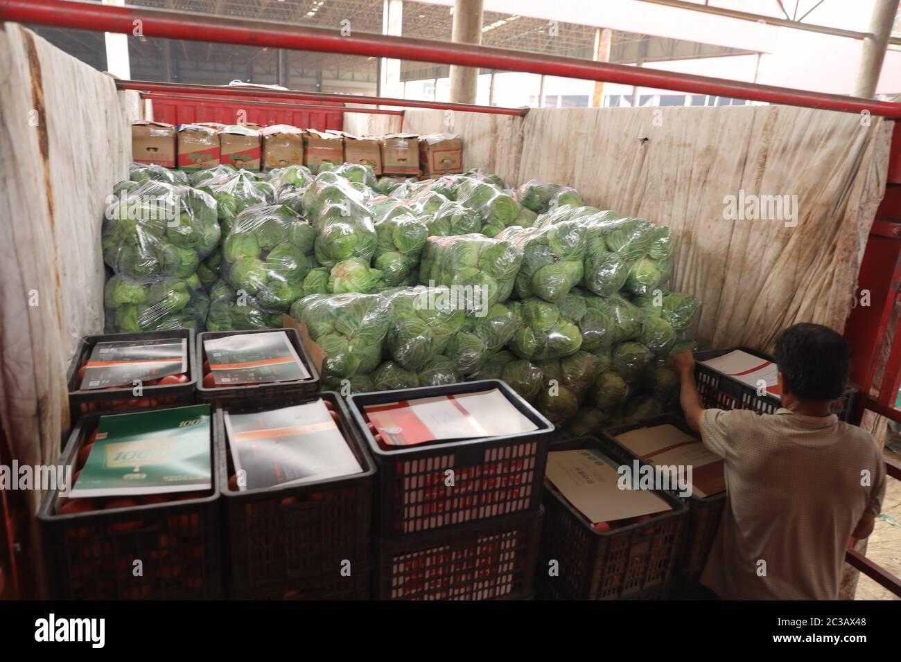 Truck loaded vegetables hi-res stock photography and images - Alamy
