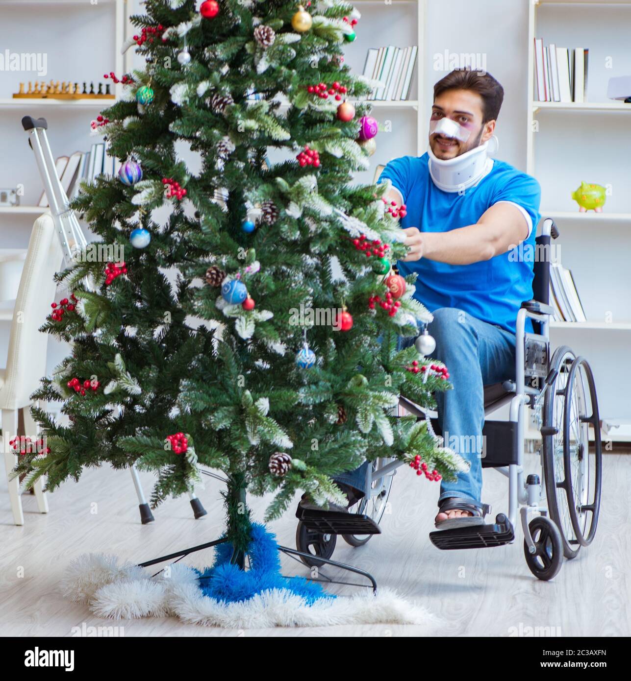 Wheelchair christmas tree hi-res stock photography and images - Alamy