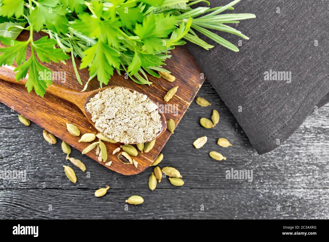 Ground cardamom hi-res stock photography and images - Alamy